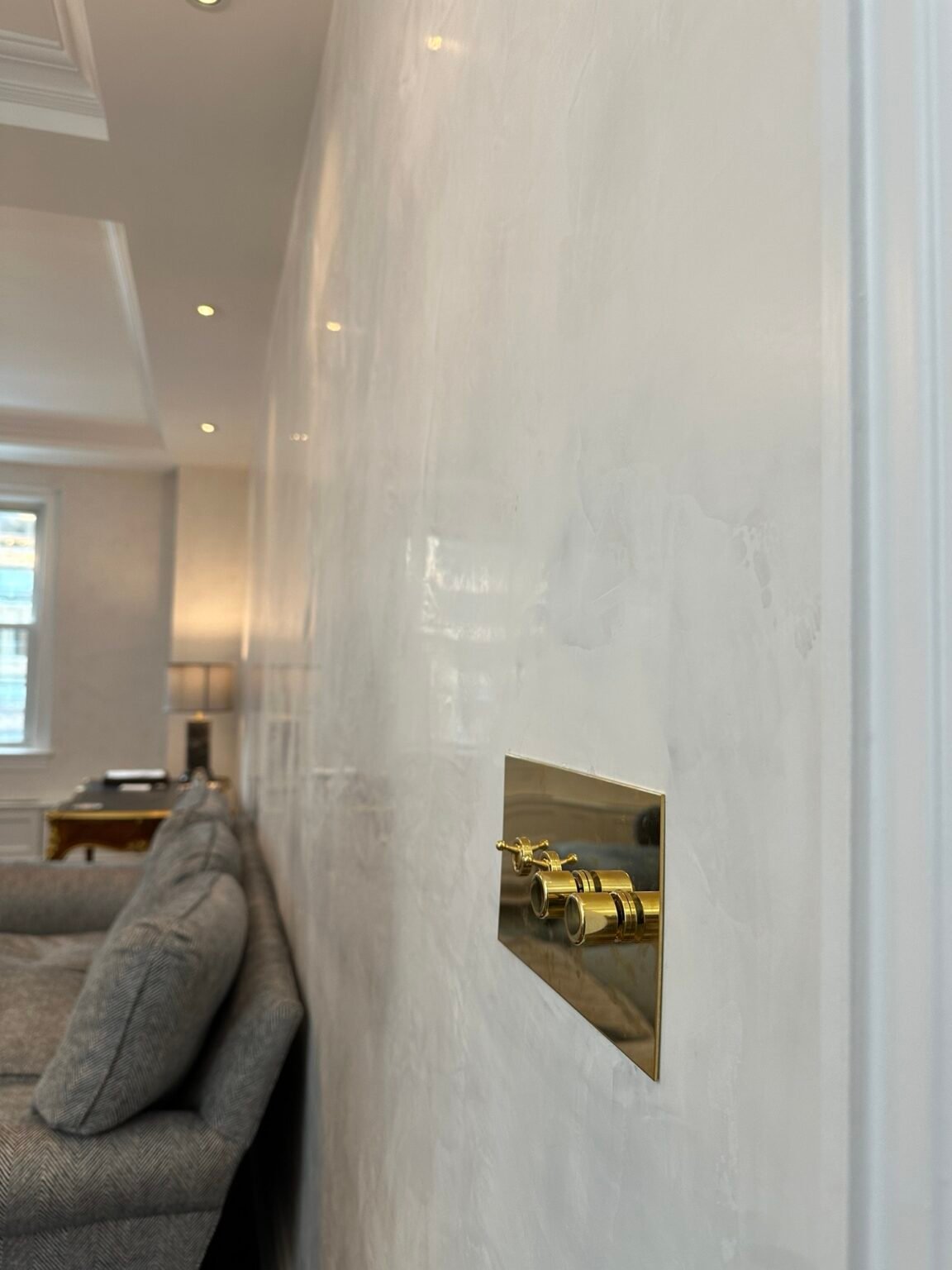 8 Modern Luxury Wall Finishing Techniques - City Scape Luxe